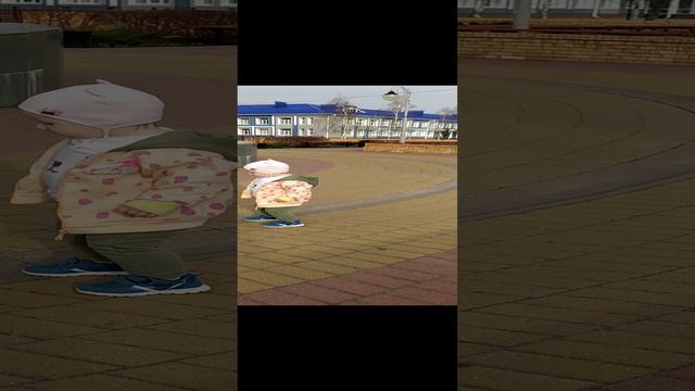 Гуляет Лерочка.