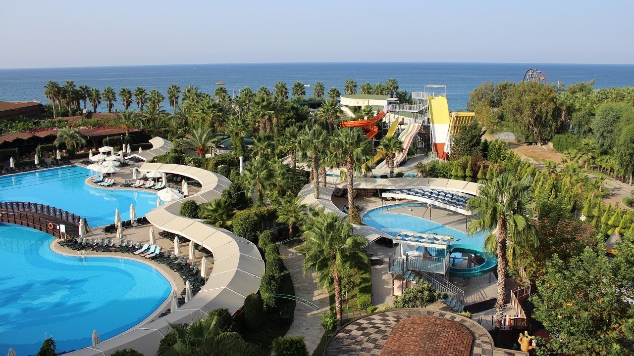 Летим в Турцию на Самолете Поселение Обзор территории нашего отеля Mukarnas Fly to Turkey