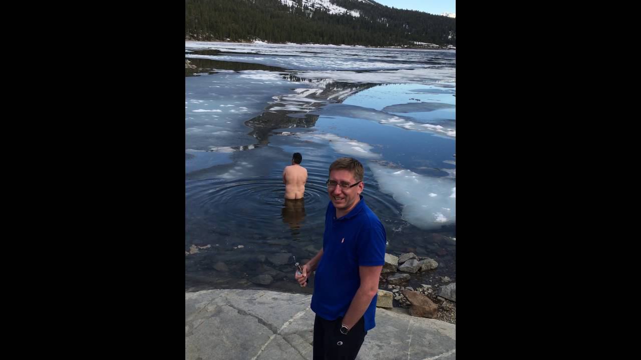 Купаюсь совсем в горном озере, Калифорния