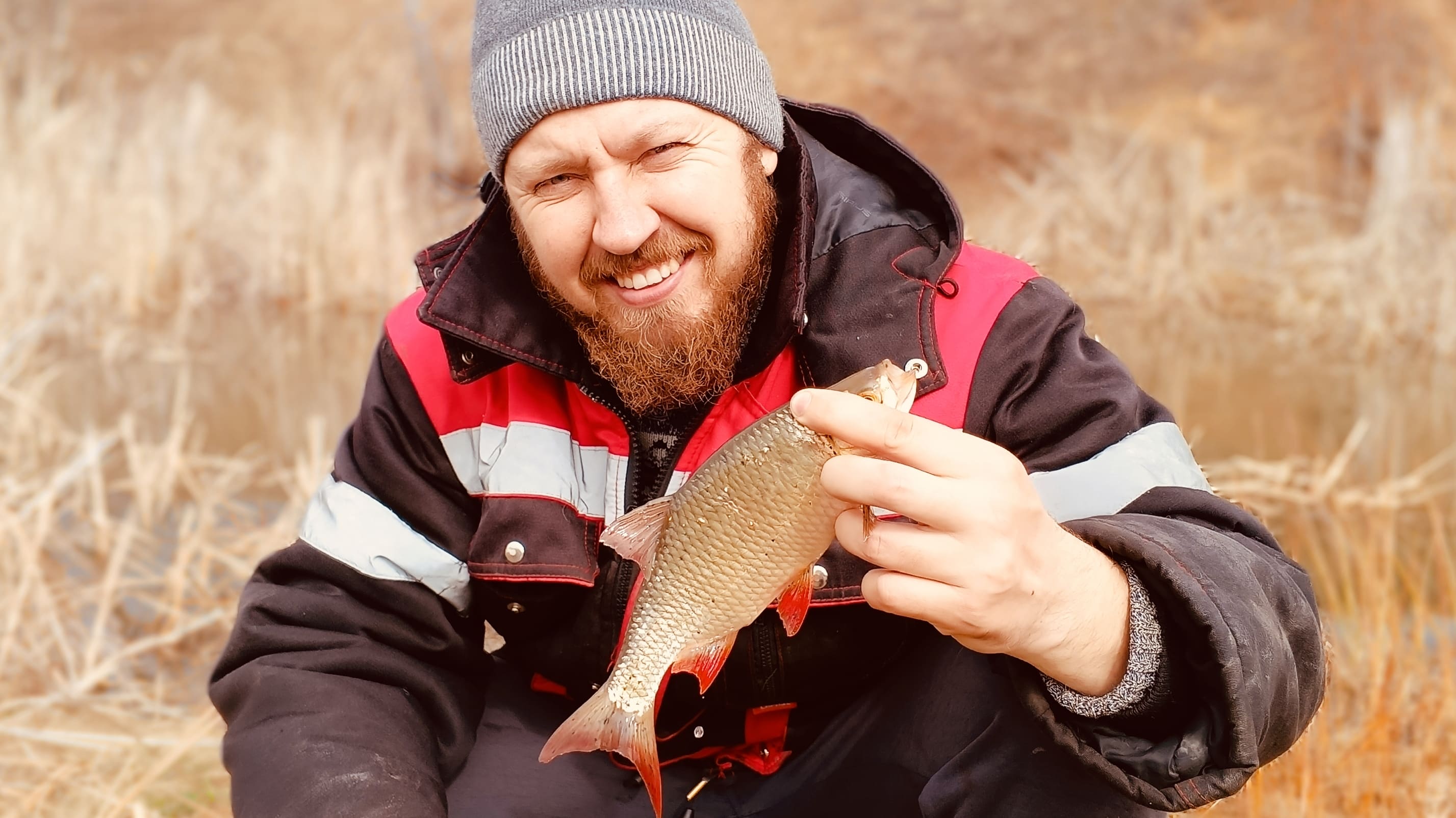 ПОКЛЕВКА НА КАЖДОМ ЗАБРОСЕ || Ловля мирной рыбы на поплавочную снасть
