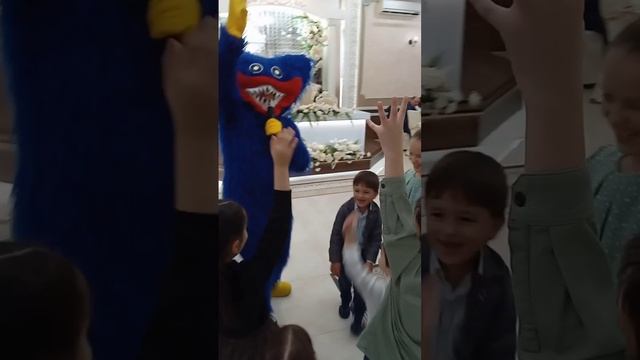 Хаги Ваги  на дне рождении