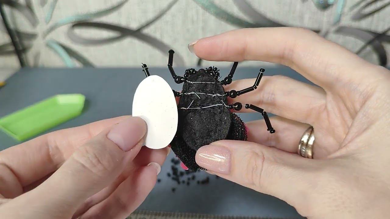 Часть 3  Изготовление лапок и сборка брошки