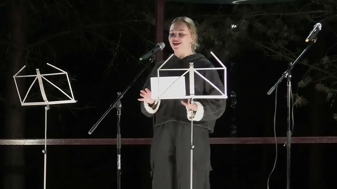 2023. Осень. Дуэт Игорь Сусоров и Надежда Олехнович на слете куста Калужский.