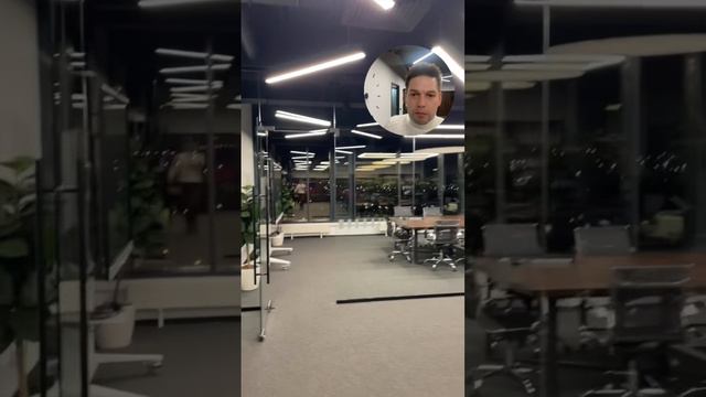 Стеклянная перегородка в переговорную комнату