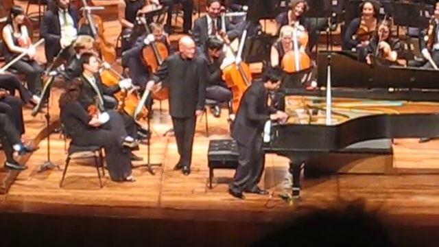 07 - lang lang playing flight of the bumblebee...on an iPad.mp4