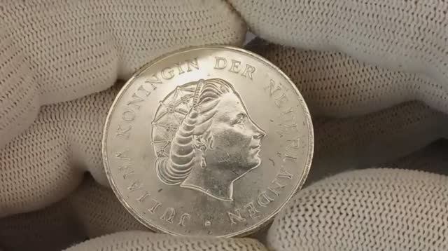 Антильские острова Нидерландские 2½ гульдена, 1964 года.