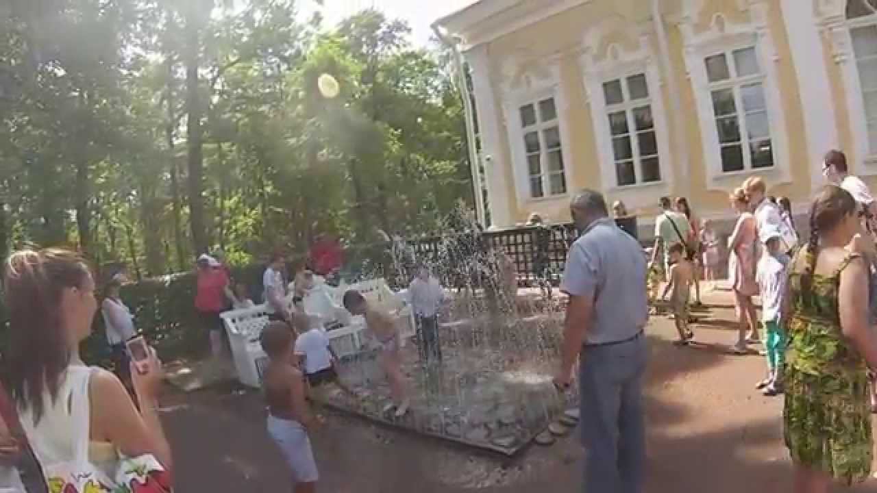 Петергоф: фонтан-шутиха "Скамейка"