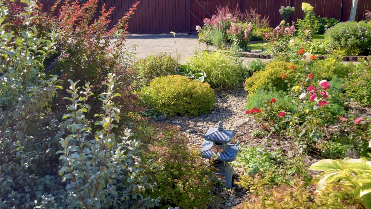 САД В СЕНТЯБРЕ. ПАНОРАМНО и КРУПНЫМ ПЛАНОМ БЕЗ КОММЕНТАРИЕВ. Дачный креатив.