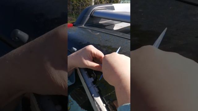 Замена дополнительного стоп-сигнала на крышке багажника автомобиля NISSAN X-TRAIL
Часть 1.