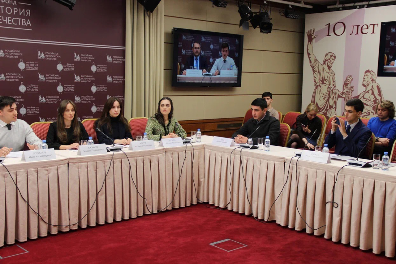 Онлайн трансляция Заседания Молодёжного клуба РИО 15 ноября 2022 года