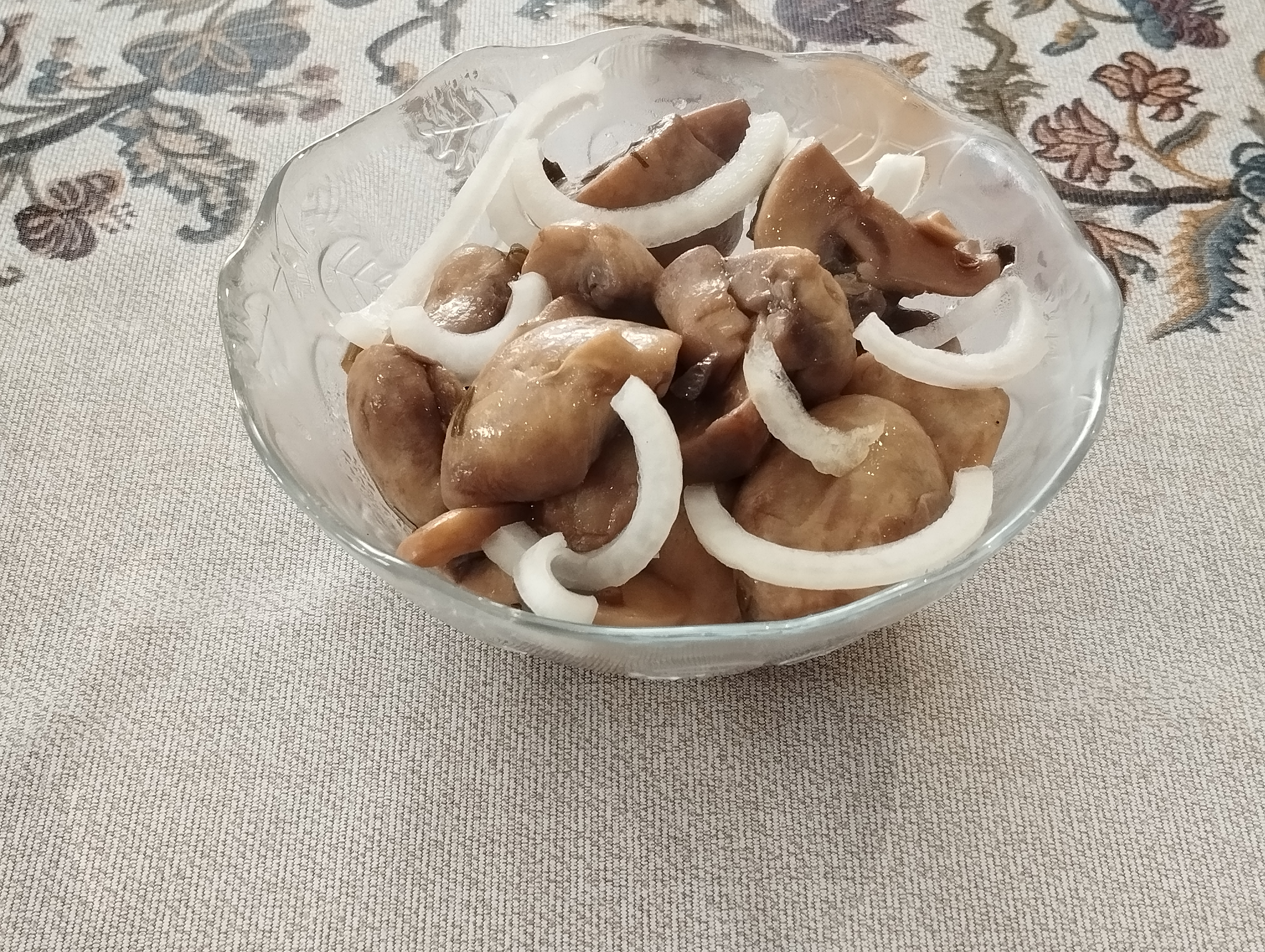 Маринованные шампиньоны в домашних условиях — быстро и вкусно.