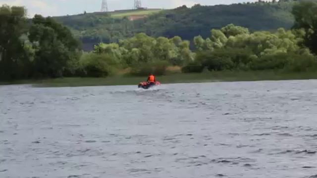 Азимут атлас 350 мотор сузуки 9,9  15 1 чел.mp4