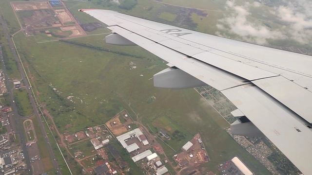 Посадка в аэропорту Красноярска на борту Sukhoi Superjet 100 а.к. Россия