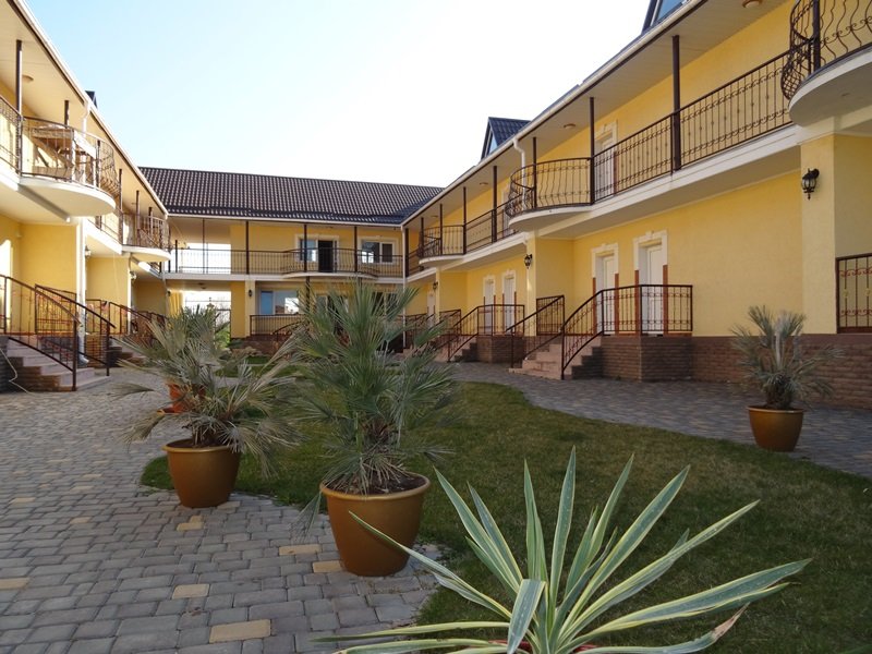 Гостевые дома в Новофёдоровке недорого.Семейный отдых в Новофёдоровке. «Приморская, 14» ГОСТЕВОЙ ДОМ