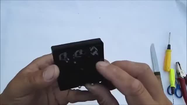 Что внутри зарядника плоских батареек