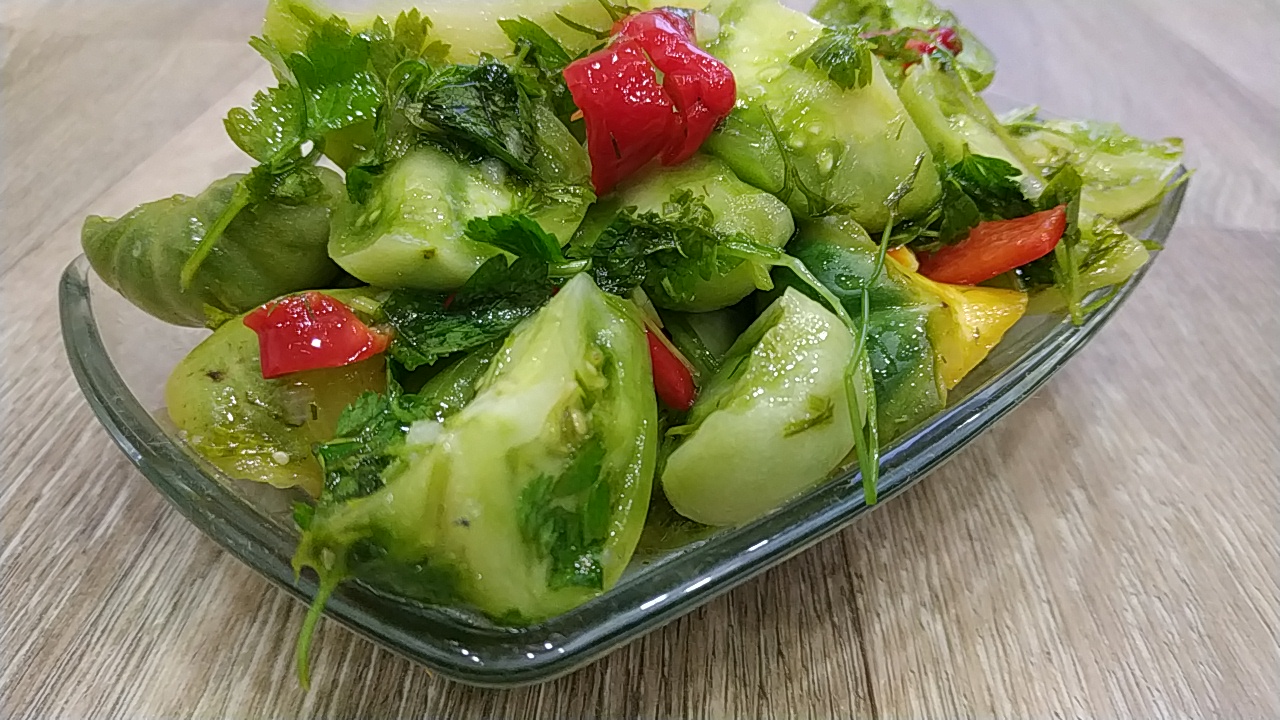 "ЗЕЛЕНАЯ ДОЛЬКА"Закуска из зеленых помидор.mp4