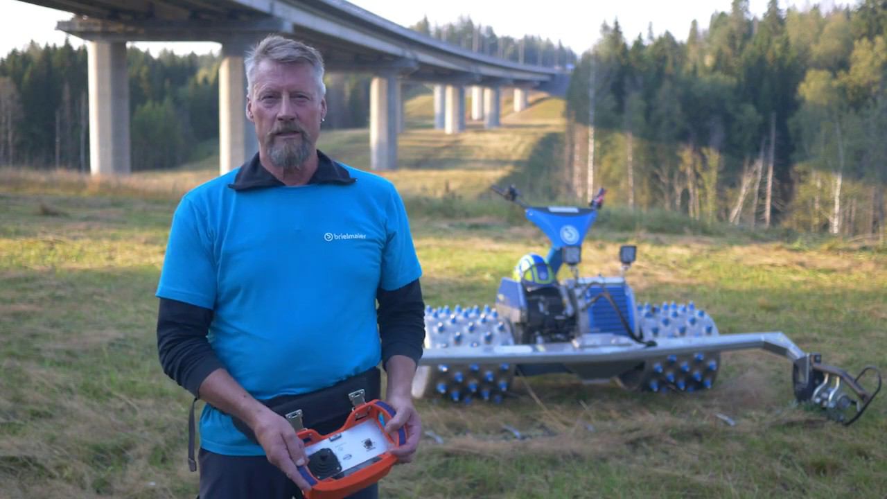 Демонстрация косилки Brielmaier на Приозерском шоссе (А-121 «Сортавала»)