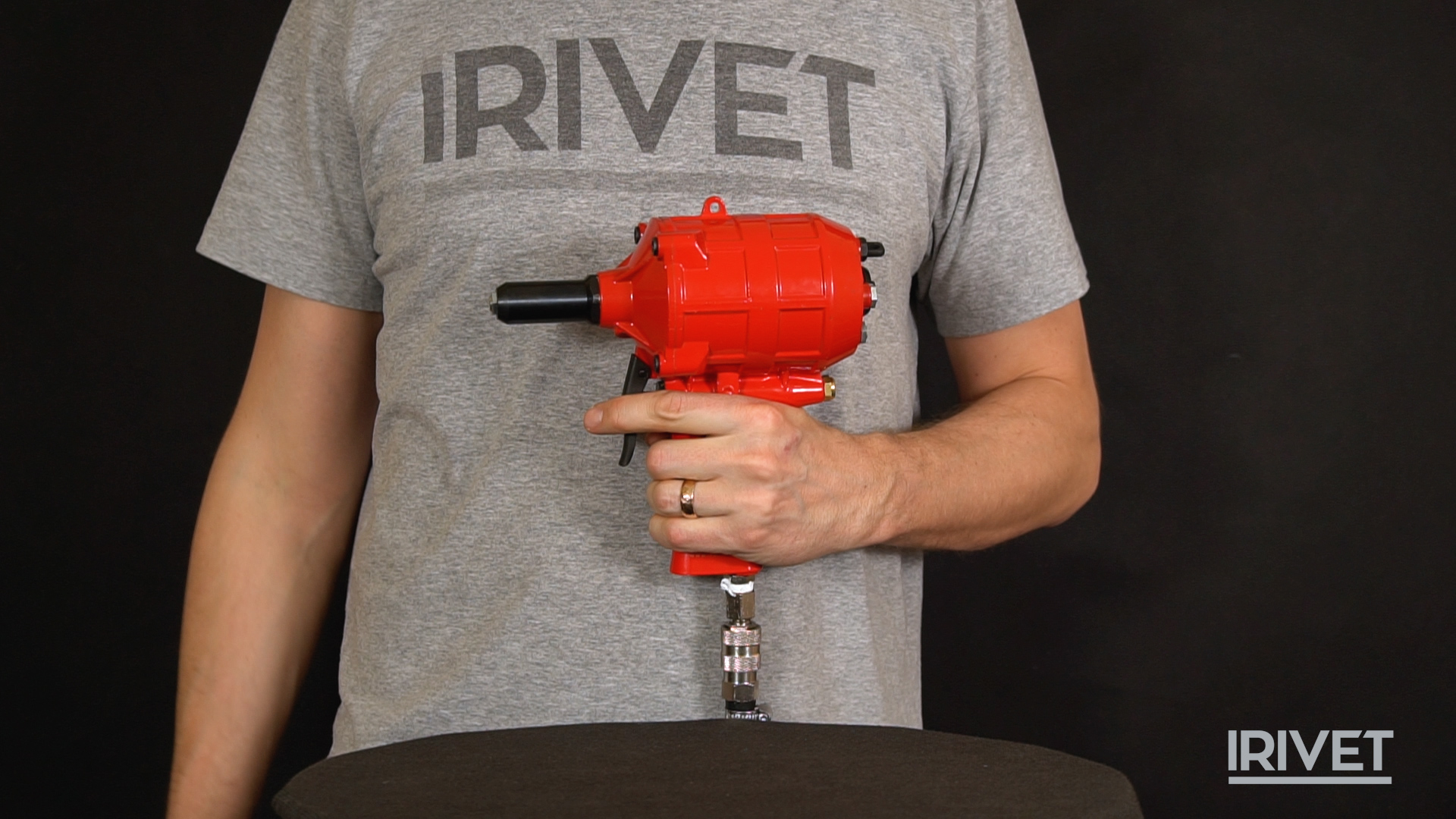 FAR RAC 83/95 - пневматический заклёпочник для установки вытяжных заклёпок Ø 2.4 - 5.0 mm