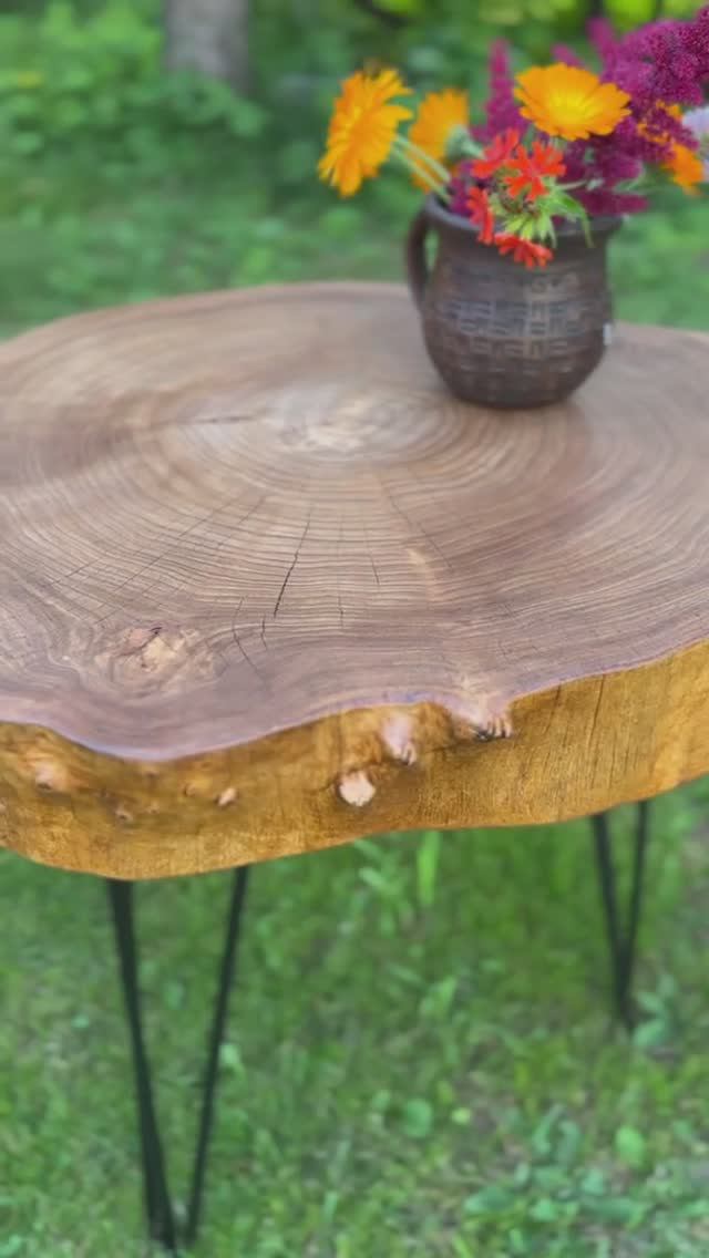 Столик из спила карагача
