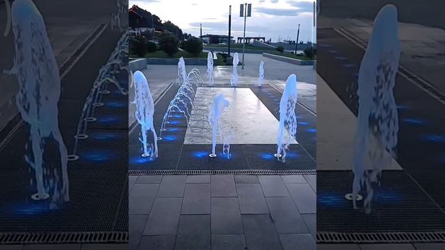 Успокаивает фонтан и музыка