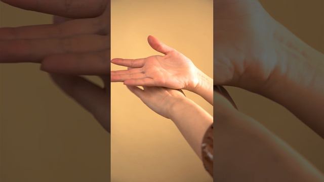 Съемка видео ролика для продажи крема для рук на маркетплейсах Вайлдбериз и Озон