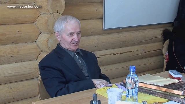 Кашковский  про стук по ульям и черепа на пасеке.mp4