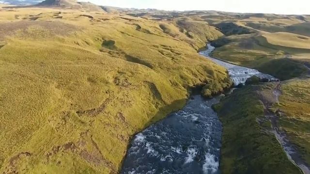 До слез красивая мелодия! Где-то так Близко!