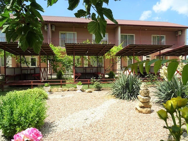 Жилье для отдыха в центре Поповки. Отдых в Поповке недалеко от моря. «Лада» ГОСТЕВОЙ ДОМ