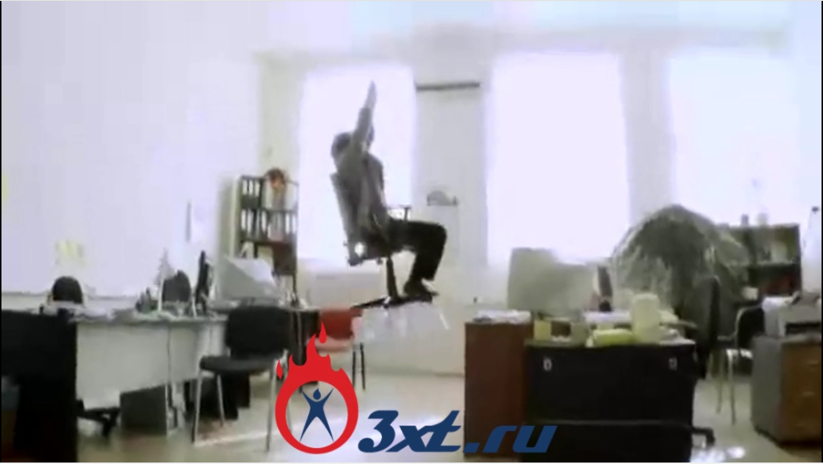 "Быстрорастворимый офис". When the manager asks who can work on saturdays (the original video)