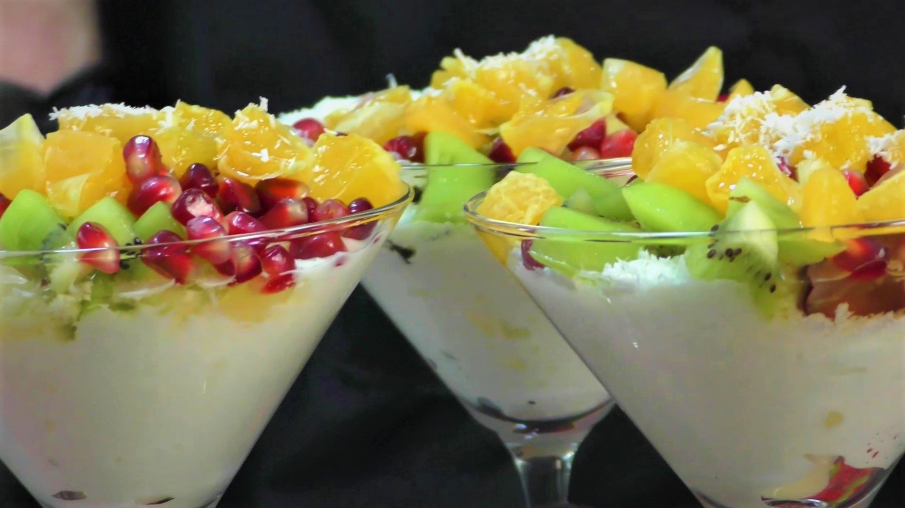 Фруктово - сливочный десерт!)).mp4