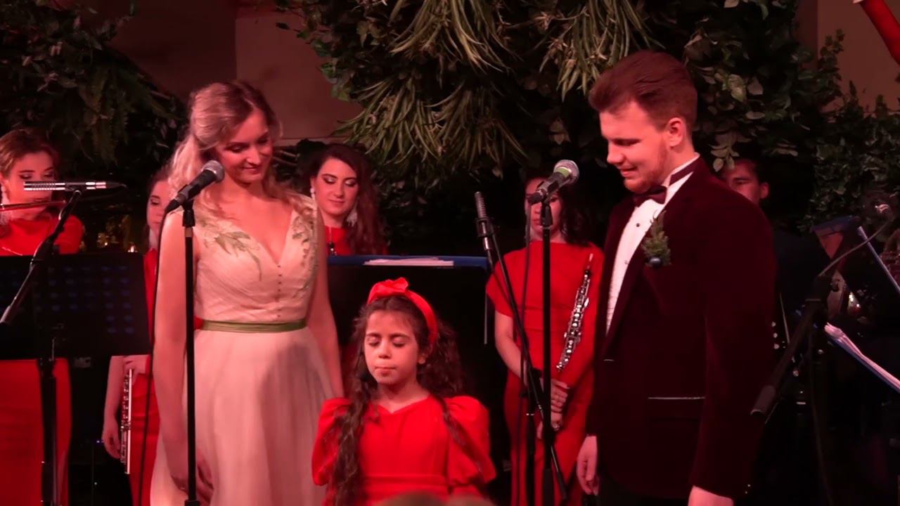 "Пока часы 12 бьют" Е. Крылатов, Л. Дербенев, А. Павлова, А. Попов, А. Калашян