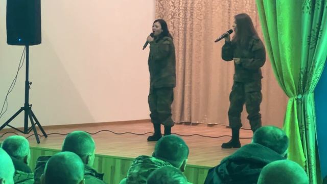 Артисты ансамбля песни и пляски ЦВО провели концерт для военнослужащих в тыловой зоне СВО