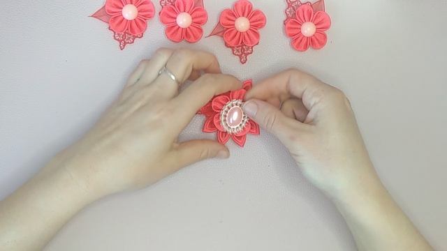 Гулька из репсовой ленты 4 см.