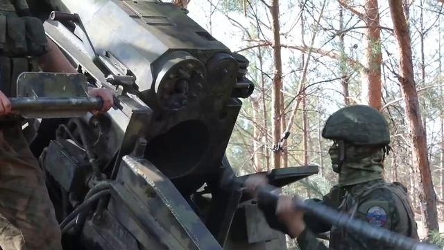 ????Артиллерия ЦВО работает на Краснолиманском направлении.