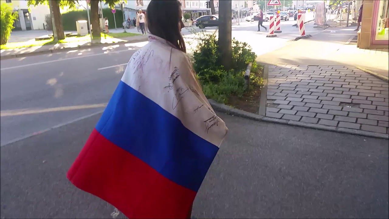 Не удержался поставил ролик  , полторы минуты радости русскоговорящей диаспоры. В Traunreut.