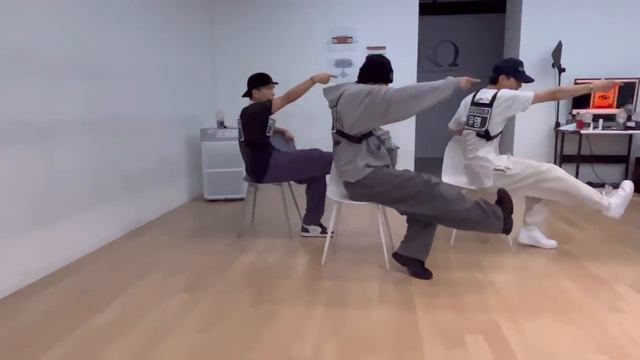 에이티즈(ATEEZ) - CYBERPUNK - BBT choreo (1).mp4