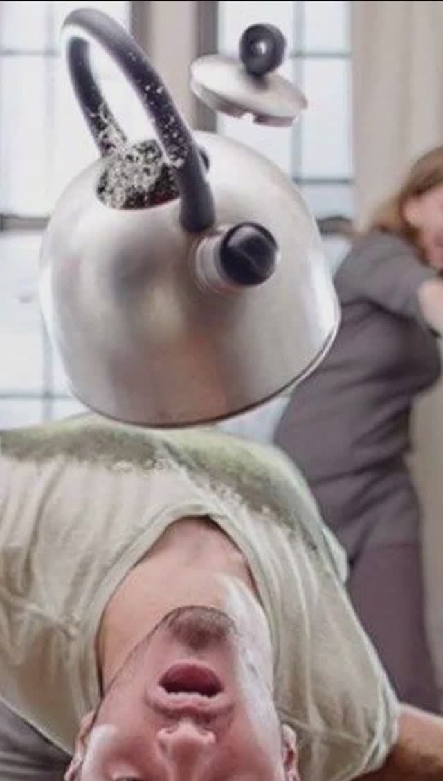 Чем меньше женщину мы любим....