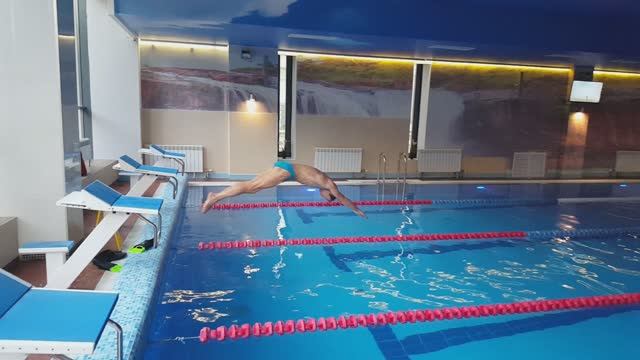 Мой старт и короткий скоростной заплыв дельфином