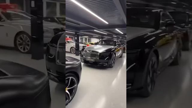 MELLSTROY ПРИОБРЁЛ НЕСКОЛЬКО МАШИН ОТДАВ 270 МЛН РУБЛЕЙ