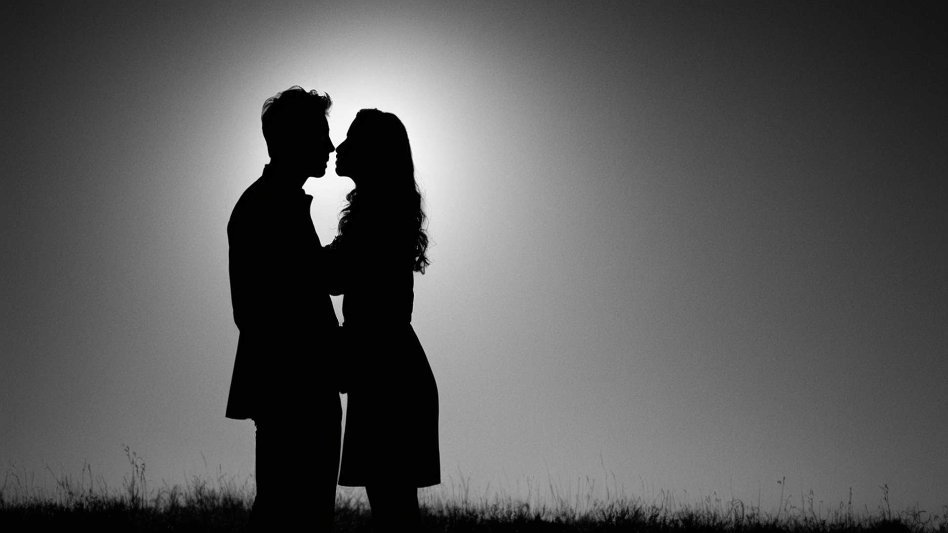 Силуэт двух влюбленных людей