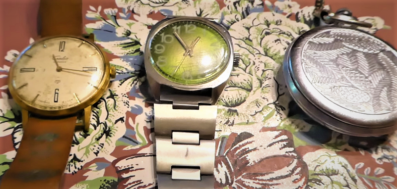 Часы СССР - наручные часы Ракета  и Слава. Карманные часы Молния.