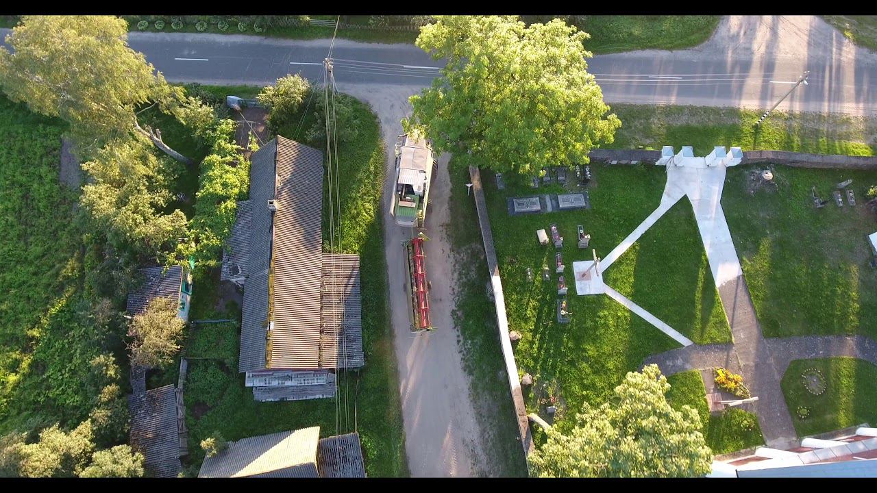 Предположительно кормоуборочный комбайн "Полессе", в полях возле белорусской деревни Нетечь. (2016)