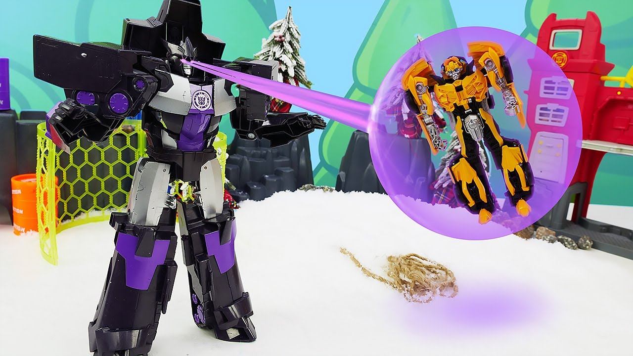 Игры с трансформерами: Бамблби и Оптимус Прайм попали в снежную ловушку Мегатрона! Видео про роботов
