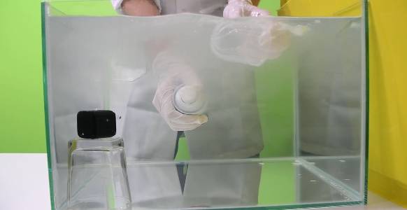 Wow  Cream bottle sprayed under water  Super effect