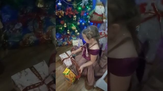 Открытие подарка. 1 января 2022 г..mp4
