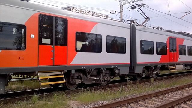 Ласточка едет в сторону Петербурга