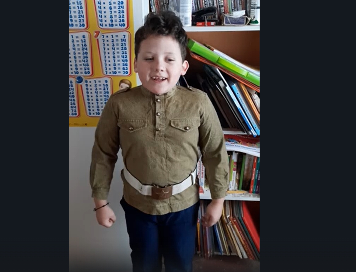 Участник мультстудии «БиблиоKids» Сурженков Степан участвует в акции «Наследники Победы»