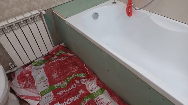 Экран для ванной из плитки