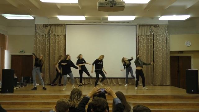 Движение 2019. Выступление 8Б