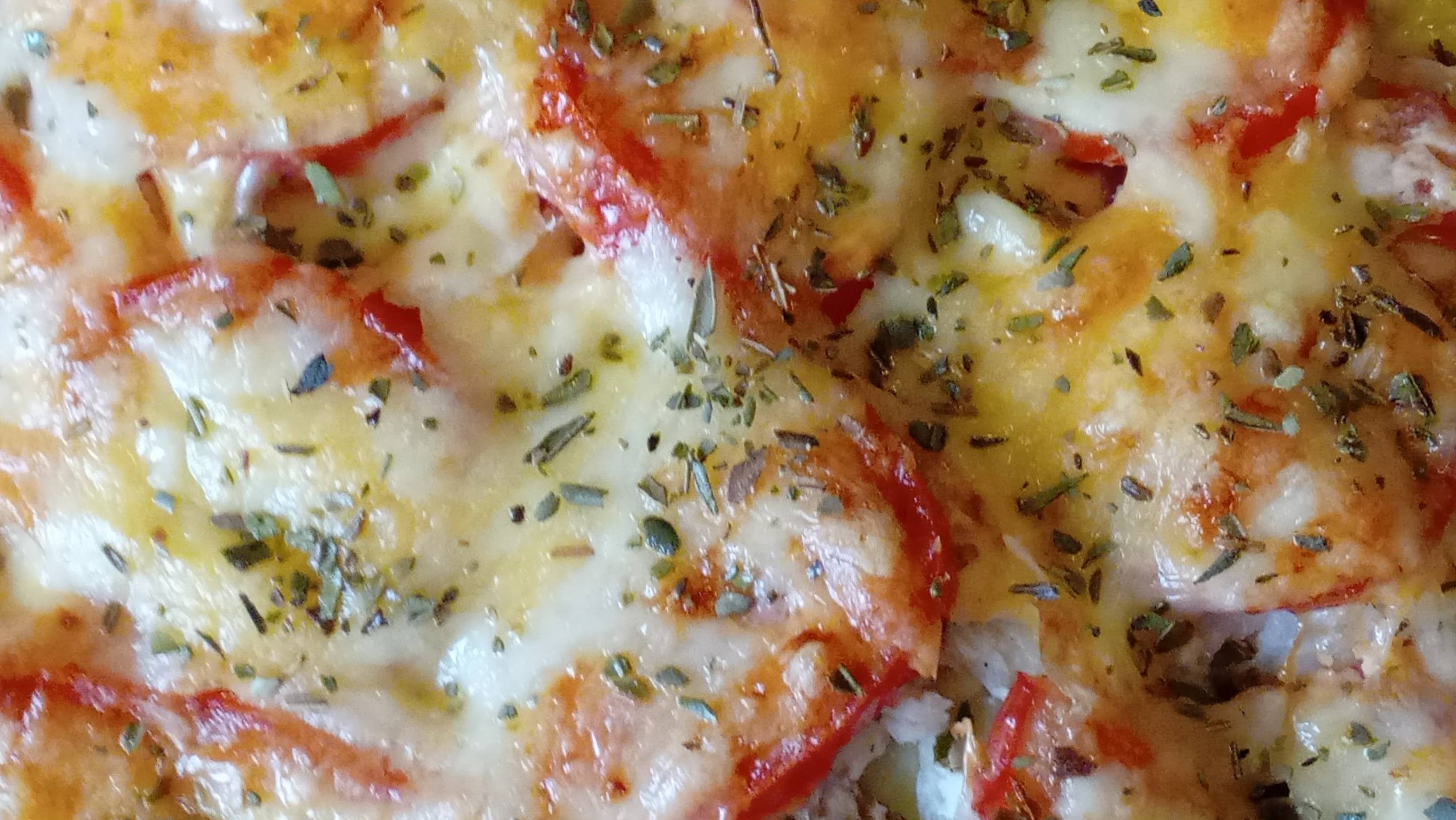 ОБАЛДЕННАЯ ПИЦЦА С КУРИЦЕЙ НА КАБАЧКОВОМ ТЕСТЕ